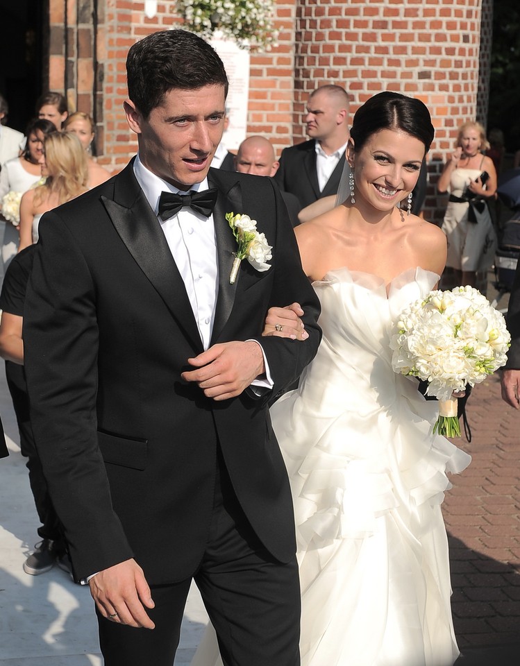 Anna i Robert Lewandowscy świętują 8. rocznicę ślubu. Historia miłości ...