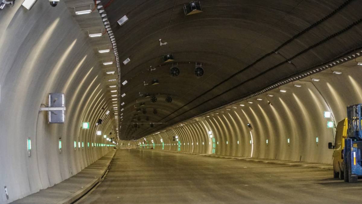 Tunel na Zakopiance. W sobotę 12 listopada otwarcie. Budowa trwała 5 lat i 7 miesięcy