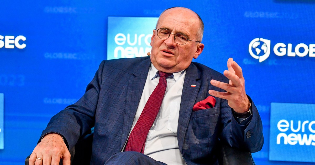 Ostre słowa komisarza UE ws. lex Tusk. Jest reakcja szefa polskiego MSZ - Wiadomości