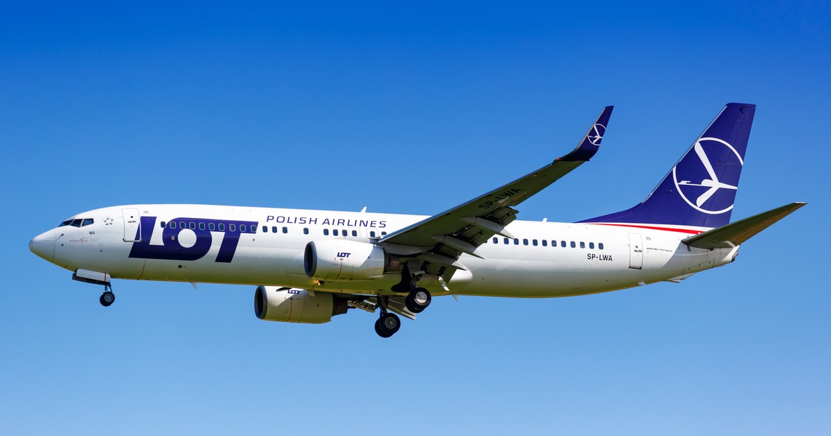 Samolot LOT-u z Warszawy do Amsterdamu musiał zawrócić. Mamy komentarz - Podróże