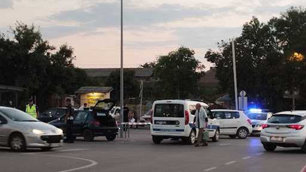 Pucnjava u Subotici: Okršaj migranata kod megamarketa, jedna osoba ranjena - Blic