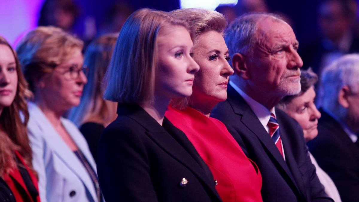 Kinga Duda "kopią" matki. Zobacz zdjęcie pierwszej damy z młodości ...