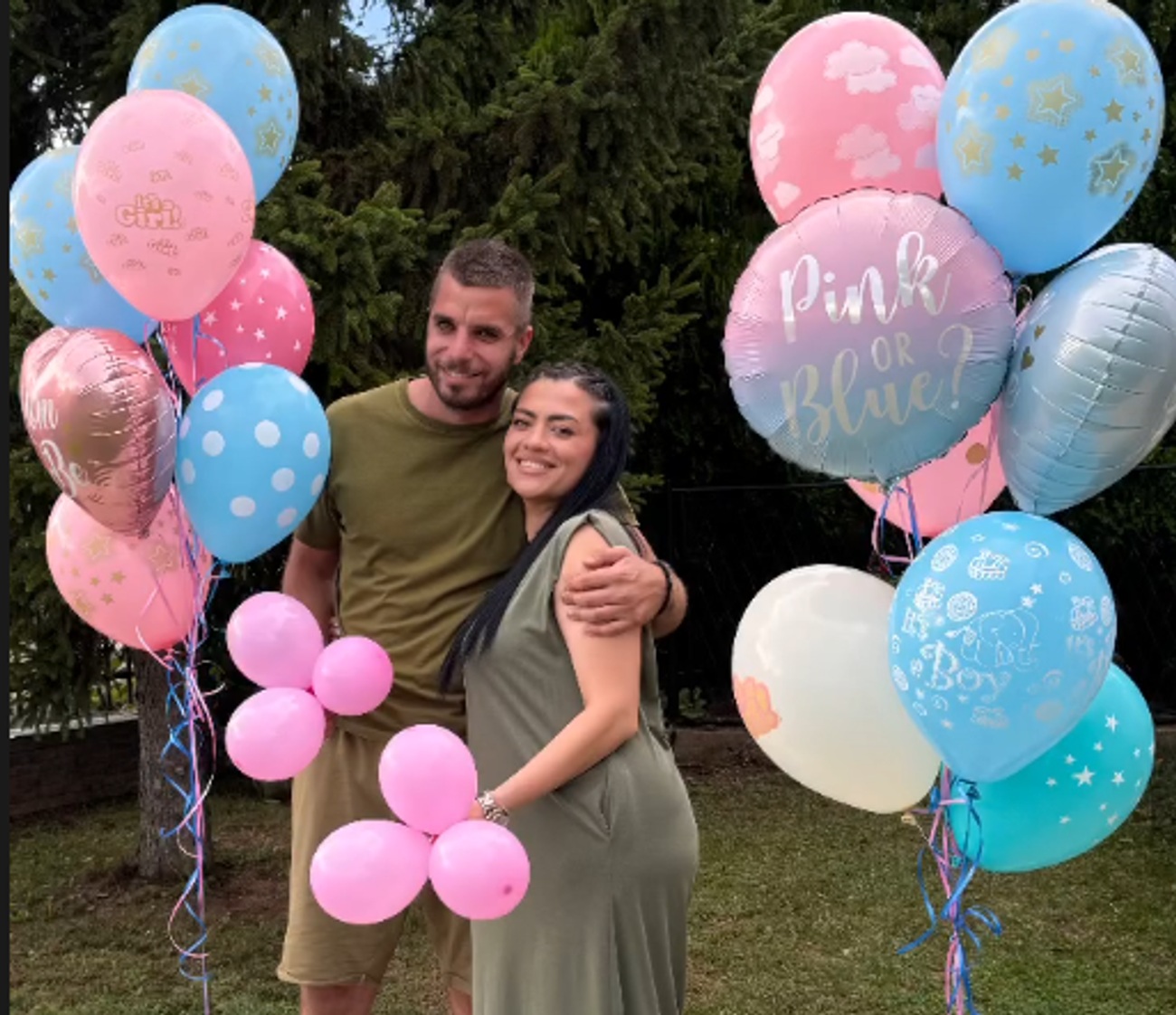 Trudna Zvezda Granda: Dečko fudbaler je zaprosio pre mesec dana, a sad otkrili pol bebe - Blic