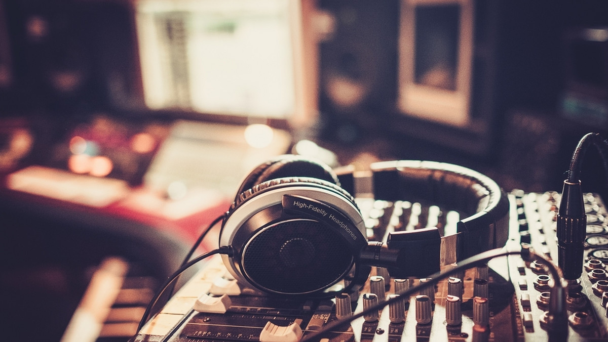 UOKiK kontroluje rozgłośnie radiowe. Polskie Radio rezygnuje z Radio ...