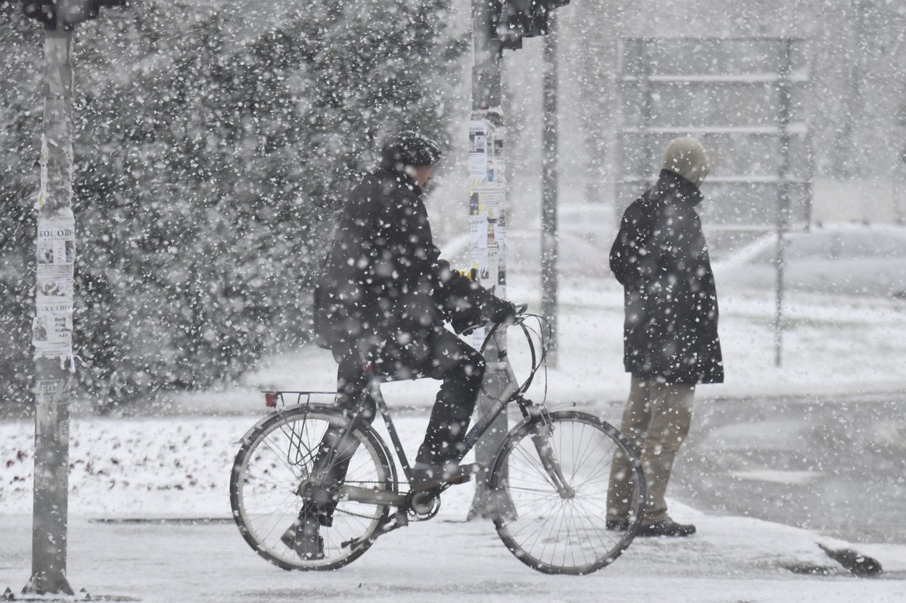 Polarni vrtlog se podelio se na tri dela i pravi haos po Srbiji: Čekaju ...
