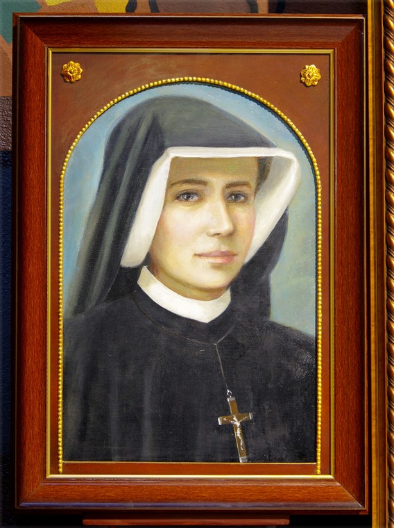 Św. Faustyna zaczęła od 15 uderzeń dziennie. "Miłość musi boleć ...
