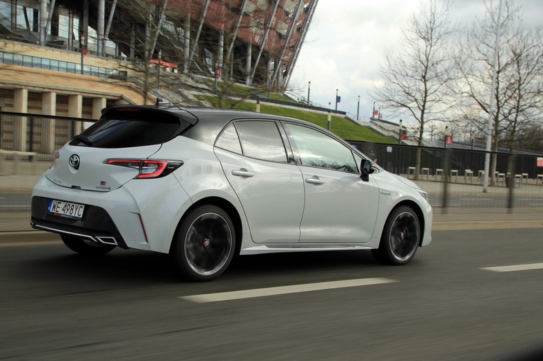 Toyota Corolla 2.0 Hybrid Dynamic Force GR Sport – fajnie jeździ i ...