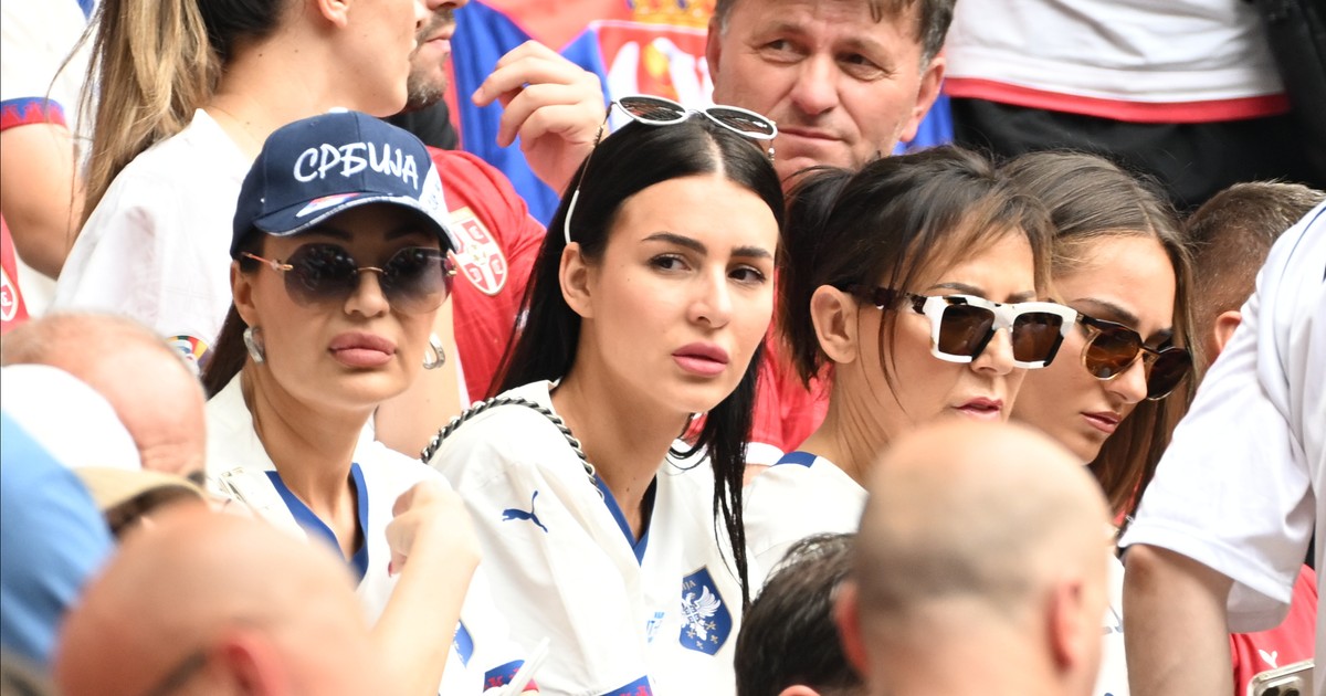 Ovako Cecina ćerka Anastasija izgleda kad nije pod svetlima reflektora ...