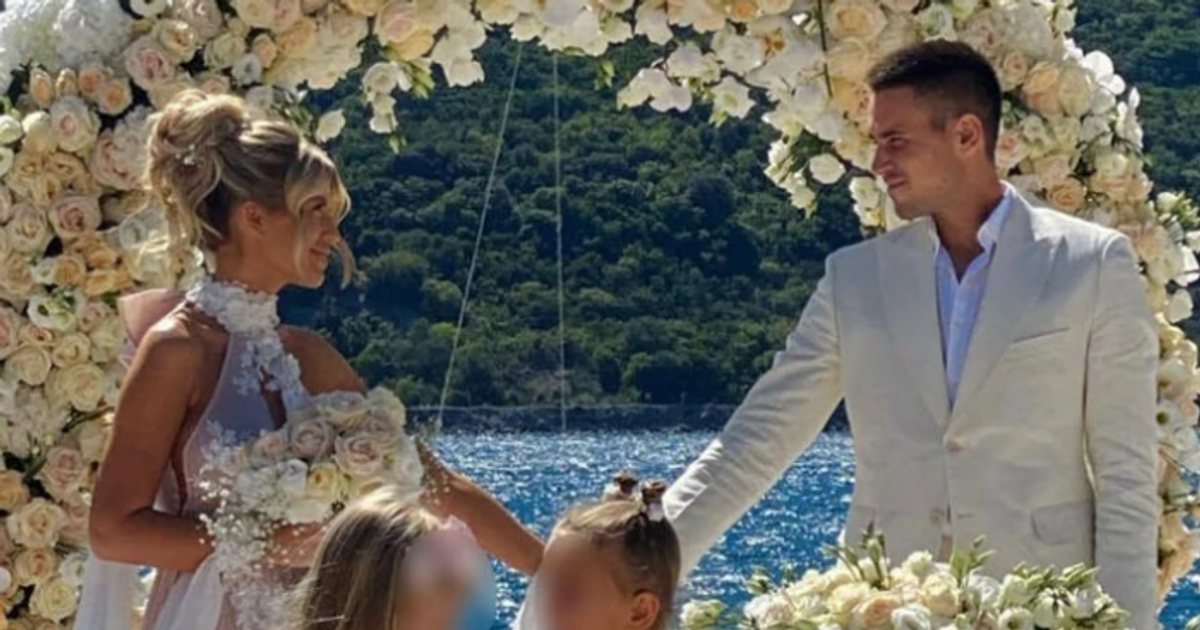 Pevačica otkrila detalje svadbe na obali mora: "Pevala sam bosa na ...