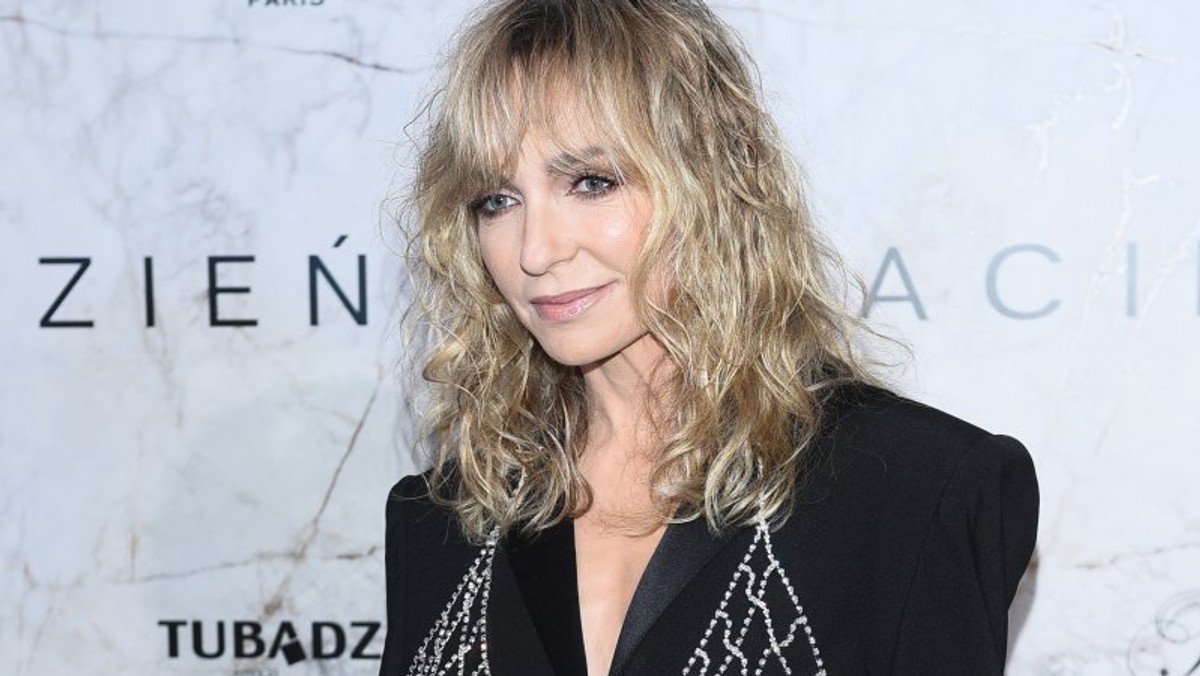 Anna Wyszkoni w samej marynarce. My parzymy na rajstopy. "Też chcę ...