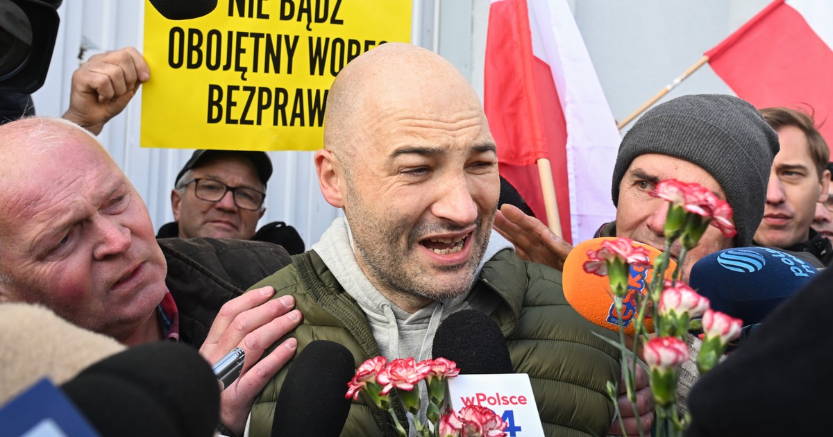 Ksiądz Michał Olszewski opuścił areszt. Duchowny nie krył łez - Wiadomości