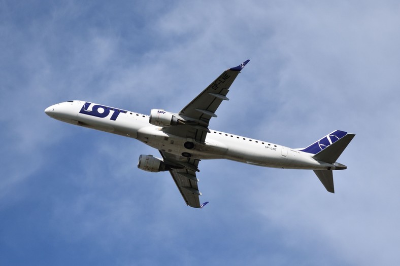 Flota Polskich Linii Lotniczych LOT - jakie samoloty reprezentują ...