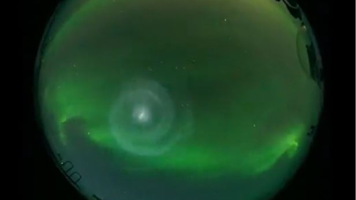 Plava spirala se pojavila na nebu nakon lansiranja rakete SpaceX - Blic