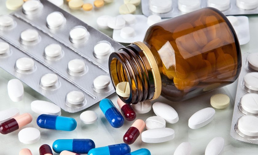 Tych dwóch rodzajów leków lepiej unikaj. Zmniejszysz ryzyko śmierci
