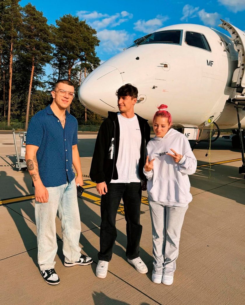 Young Leosia i Kacper Błoński oficjalnie razem. Znani influencerzy ... Young Leosia i Kacper Błoński oficjalnie razem. Znani influencerzy ...