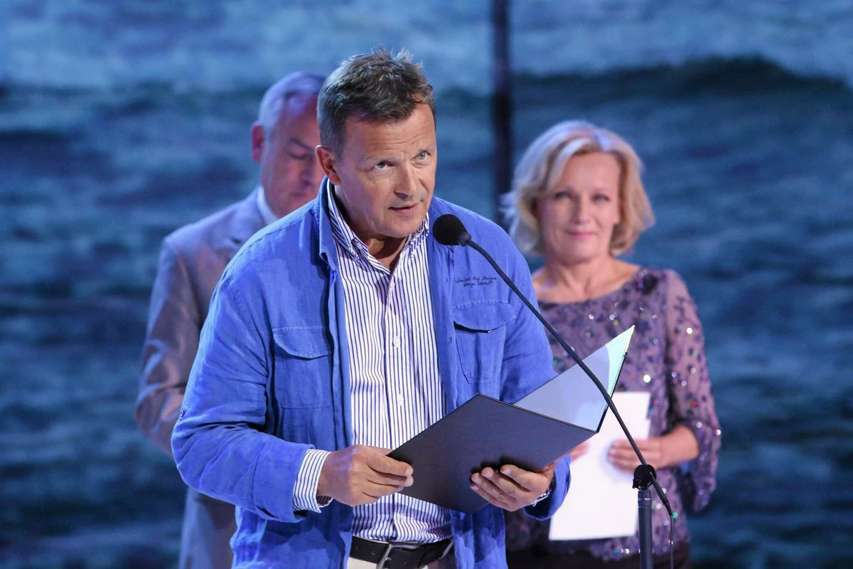 Znany aktor Jan Frycz miał wypadek. Jego auto dachowało - Dziennik.pl