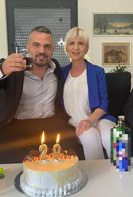 Bane Čolak proslavio rođendan sa Ivanom Krunić u svom domu - Blic