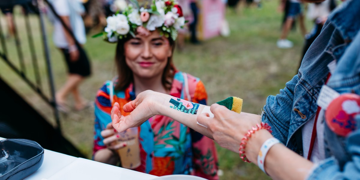 Wzmacniając kobiety: feministyczne akcenty w kolekcji BE SHERO. Co się ...