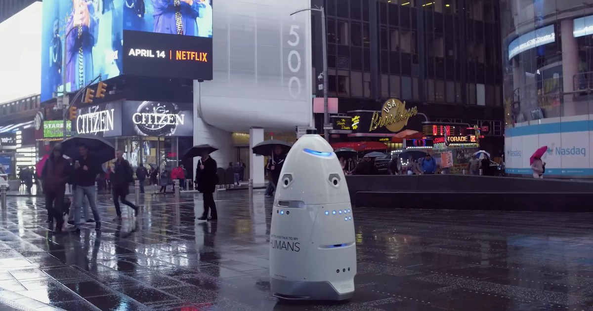 Knightscope K5 - robot, który wpadł do fontanny