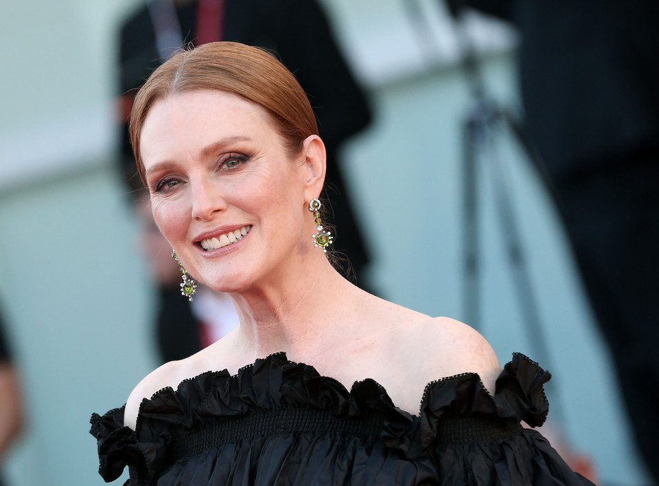 Julianne Moore zatrzymała czas! Jej sekret to woda z... chlorofilem ...
