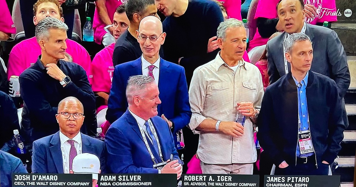 A 'murderers' row' of media executives showed up at the Knicks-Spurs ...