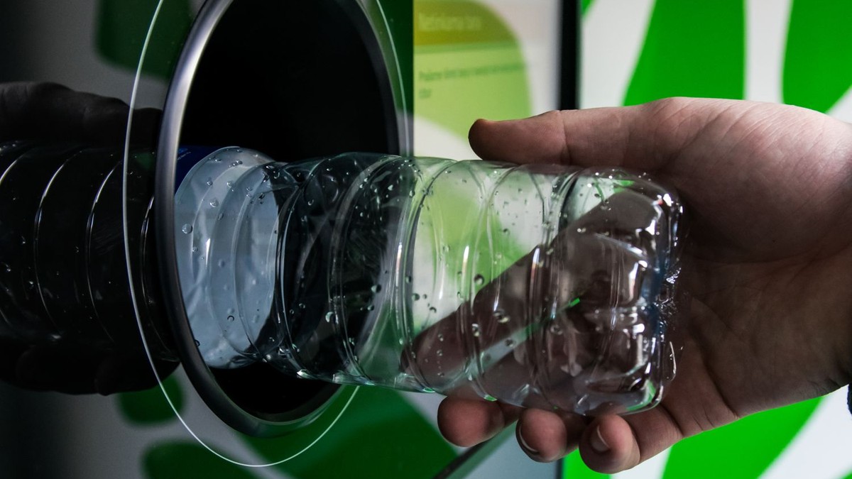 Coca-Cola sistem u Srbiji uveo neodvojive čepove: Inovacija koja ...