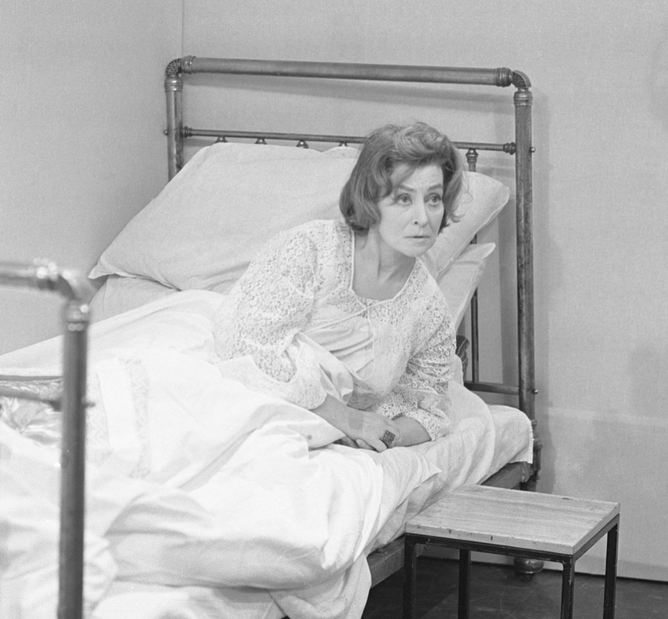 Legendy PRL. Nina Andrycz - dama polskich scen - Plejada.pl