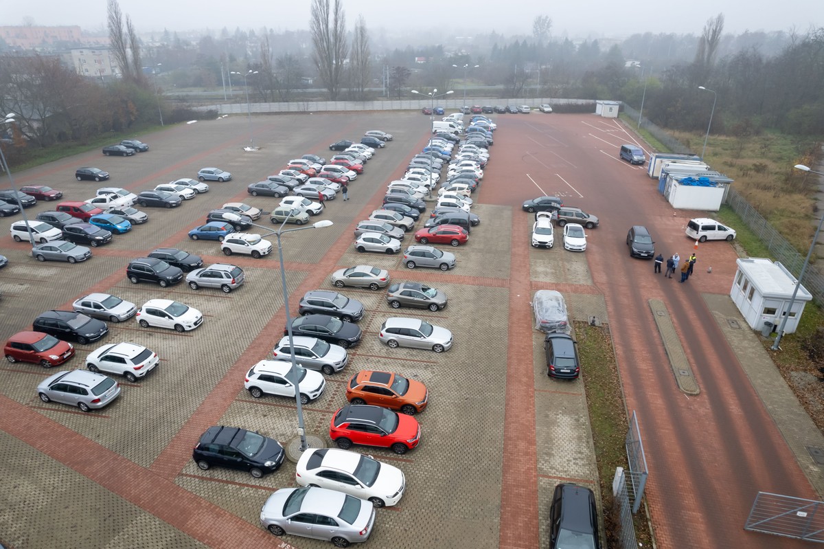 37 zarzutów i areszt dla 29-latka podejrzanego o uszkodzenie wielu ... 37 zarzutów i areszt dla 29-latka podejrzanego o uszkodzenie wielu ...