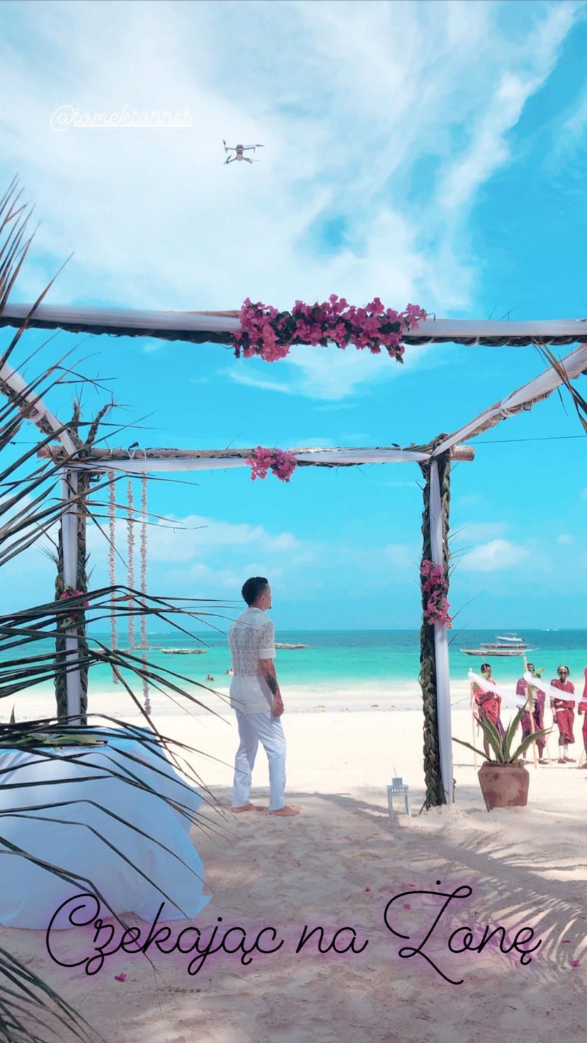 Ślub polskiego muzyka na Zanzibarze. Ależ ZDJĘCIA!