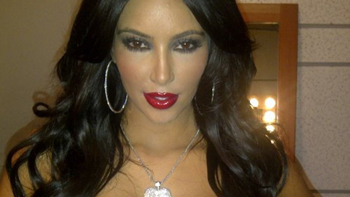 Da li je tvit Kim Kardašijan previše seksi za Tviter? - Blic