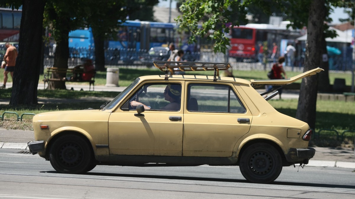 Simbol lepšeg vremena - STOJADIN: Najpopularniji automobil bivše Juge ...