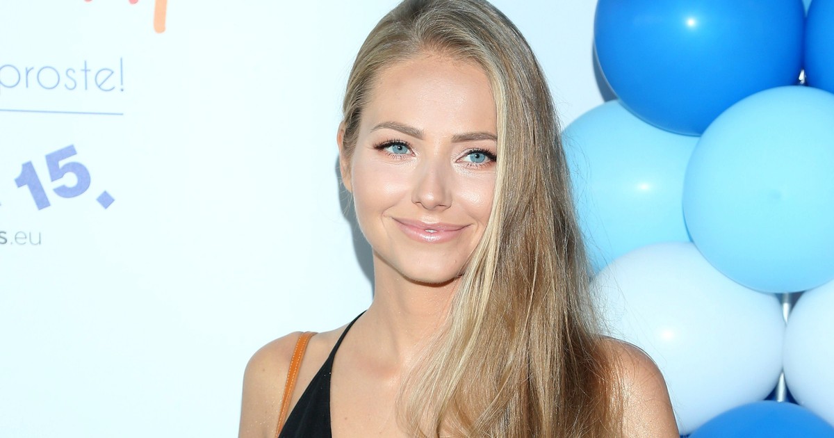 Agata Rubik tłumaczy się ze zdjęcia topless. Miała na nim kilkanaście lat - Plejada.pl