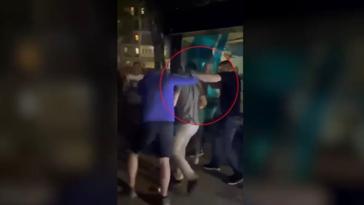 Novi snimak napada na studenta Miloša Pavlovića: Udaran pesnicama, pogođen punom limenkom - Blic