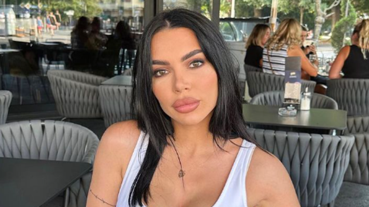 Helena Topalović se ljubi sa mužem: Prvi put javno pokazala koliko se ...