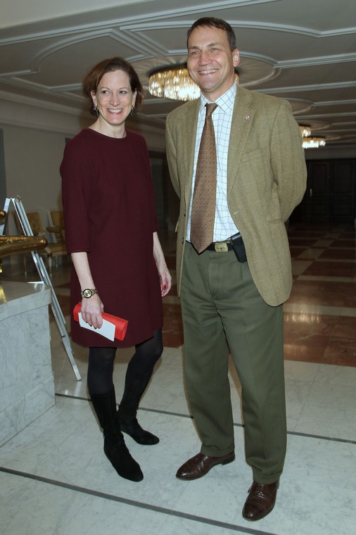 Huczny sylwester u Sikorskich. Anne Applebaum gościła również polityków ...