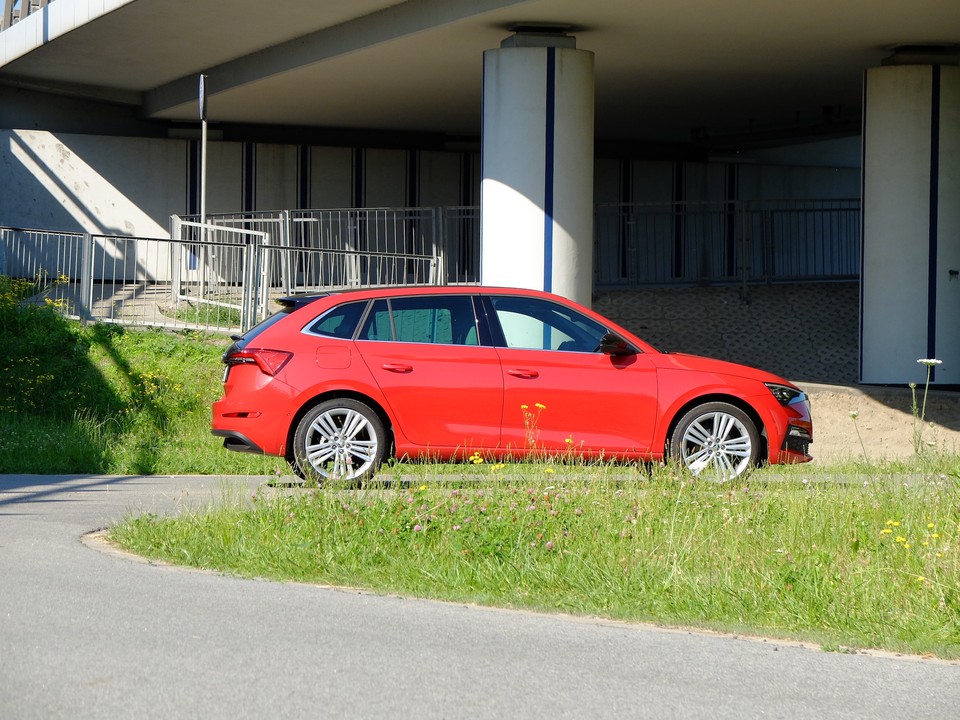 Skoda Scala Style 1.5 TSI – prawie pełnowymiarowy kompakt za grubą kasę ...