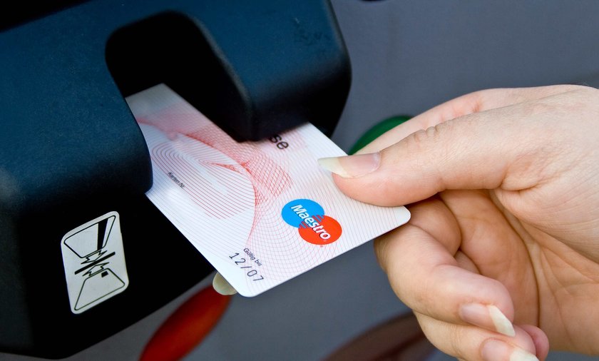 Bankomat zjadł Ci kartę? Nie panikuj!