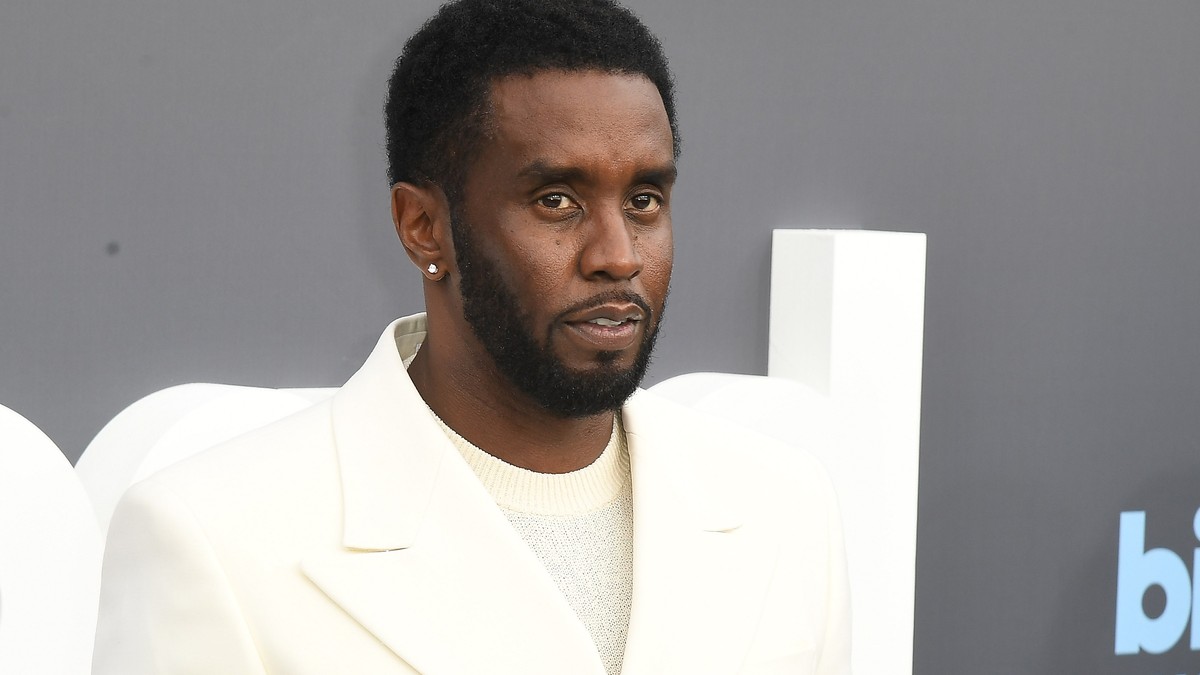 Szövetségi ügynökök rohanták le a világhírű rapper több ingatlanját is ...