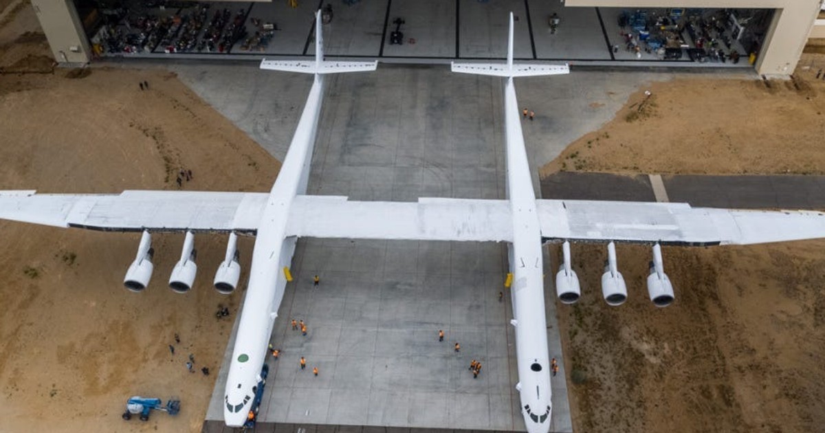Stratolaunch Roc, największy samolot świata, pomyślnie zakończył lot ...