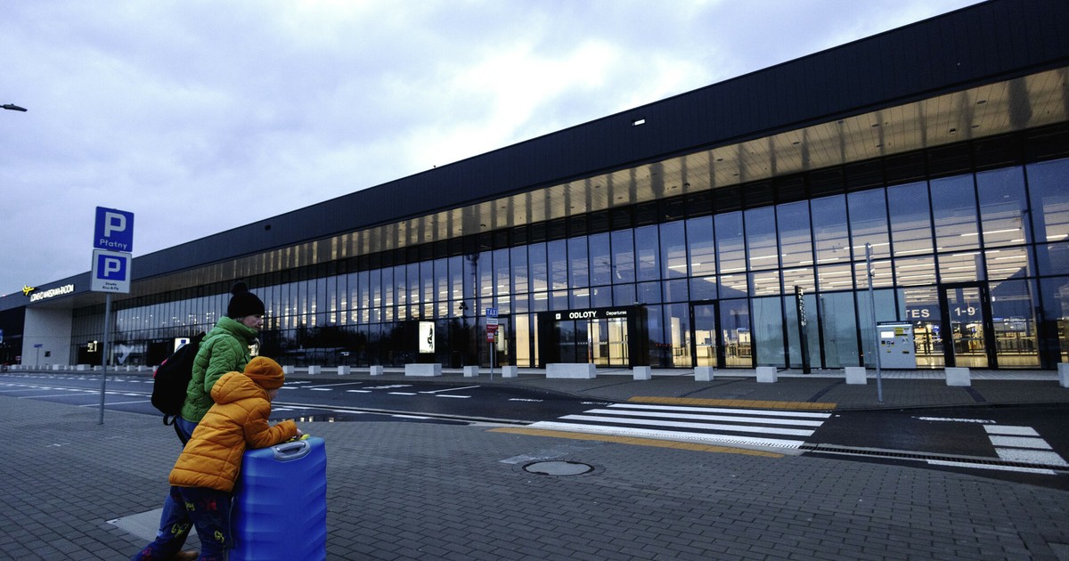 LOT zawiesza loty Radom-Rzym na zimę. Analiza popytu kluczowa