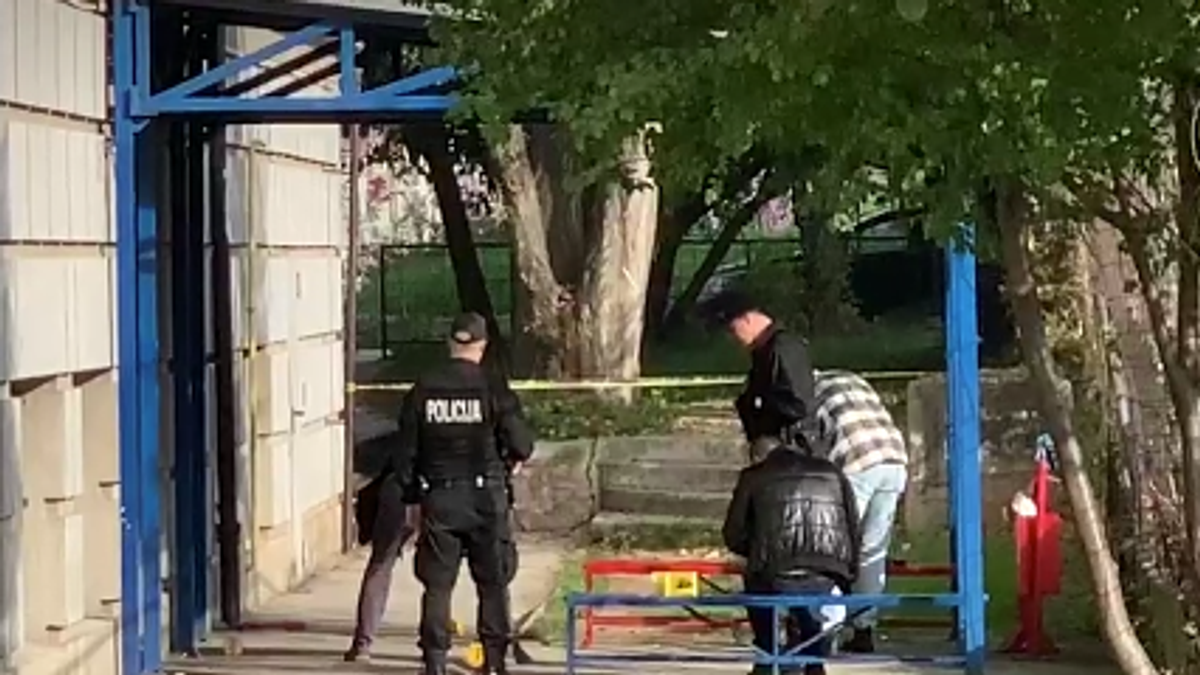Prve slike sa mesta pucnjave u školi u Sarajevu: Utvrđuje se stepen povreda ranjenog učenika - Blic