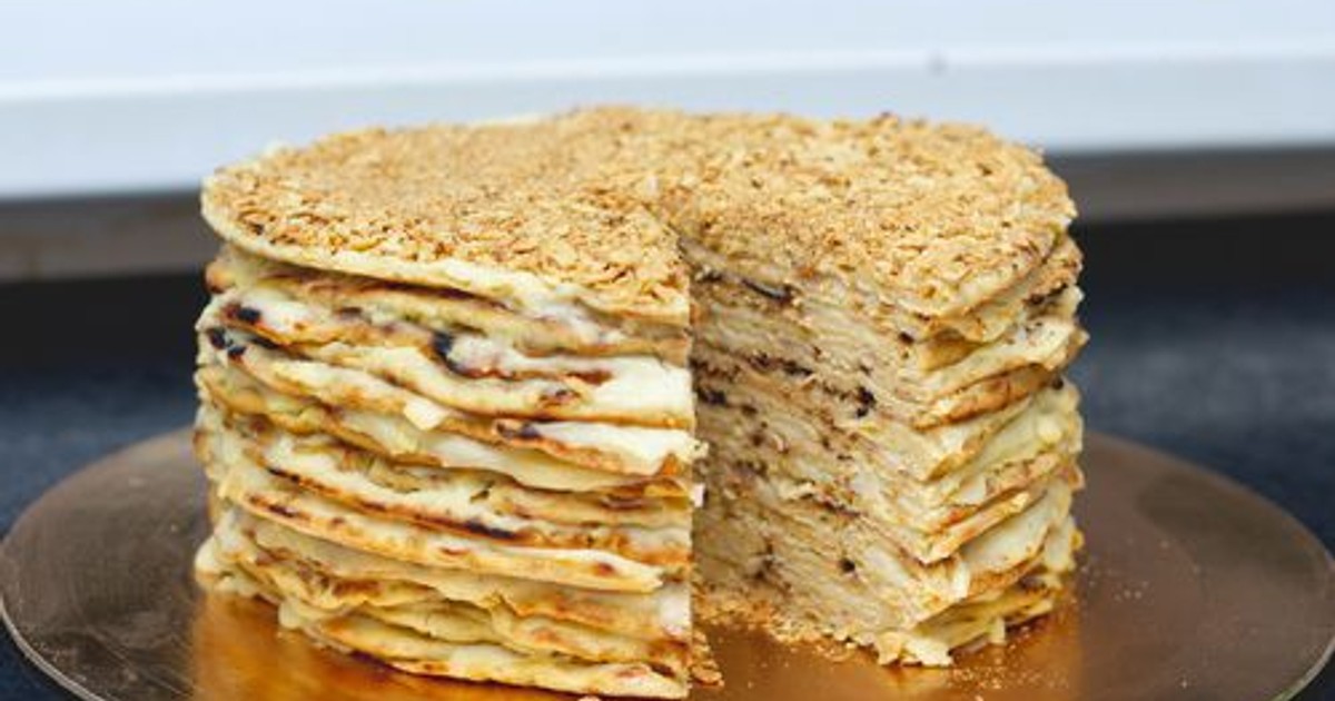 Ciasto Marcinek — blaty przełożone kremem na bazie kwaśnej śmietany to ...