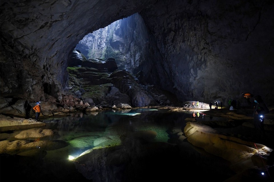 Hang Son Doong - największa jaskinia świata w Wietnamie - Podróże