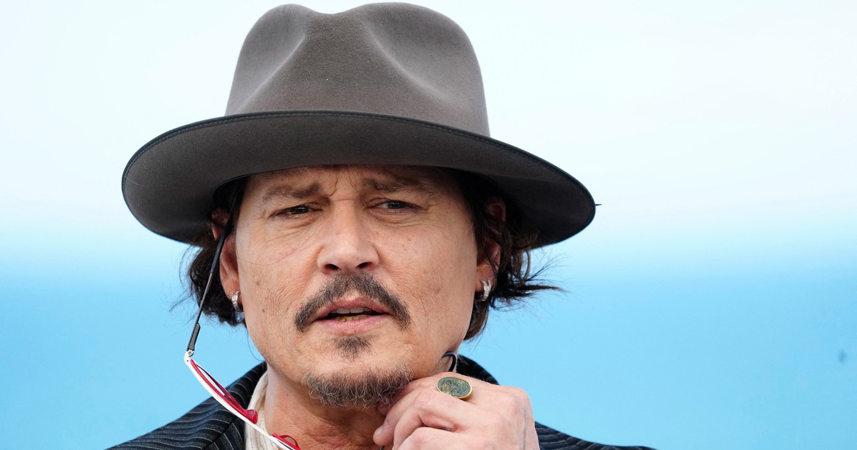 Ő a 61 éves Johnny Depp 26 éves, elképesztő szépségű lánya, és nem ...