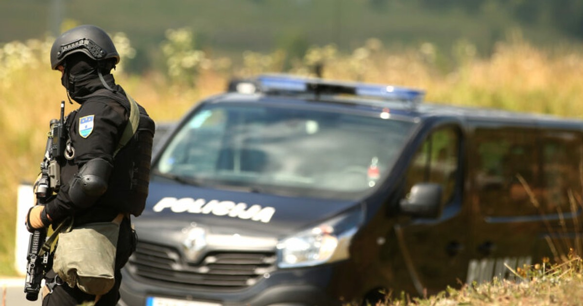 UBILA ĆERKU ČEKIĆEM Trideset specijalaca na području Tuzle traga za ...