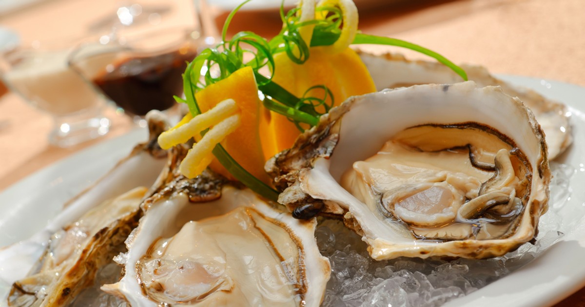 Mężczyzna zmarł po zjedzeniu ostryg. Wszystkiemu winna okazała się ...