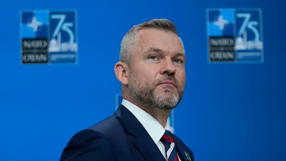 Učenik odbio da se rukuje sa slovačkim predsednikom: Pelegrini dodelio ...