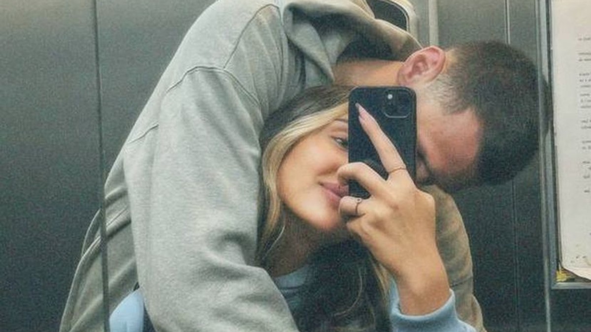 Šuška se da Uroš Plavšić napušta Crvenu Zvezdu, a ova atraktivna crnka koju svi znate je njegova ...