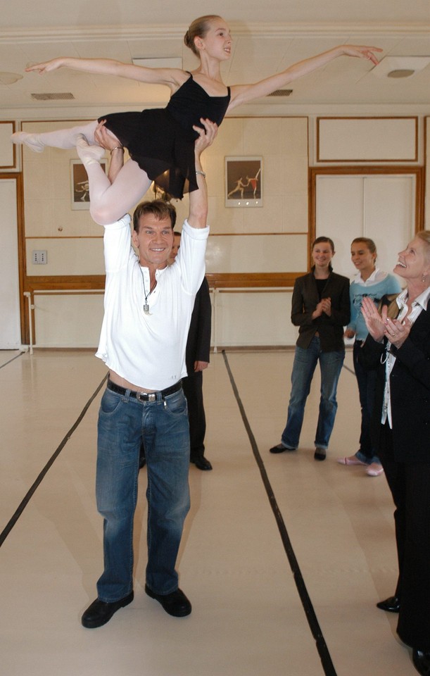 Patrick Swayze przyjechał do Warszawy. Nikt nie wiedział, co robiła mu ...