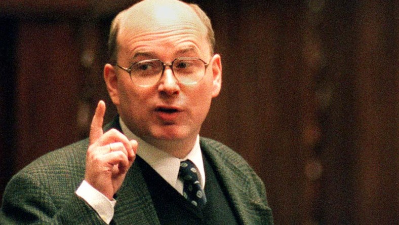 Jan Maria Rokita przeszedł metamorfozę. Wygląda "jak antyczny filozof ...